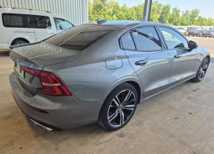 Grey Volvo S60 2021 in Klaipeda, with an engine capacity of 1.97 L and mileage of 66 thousand km for 14100 €, photo 5 on AUTOMOTO.COM.LV