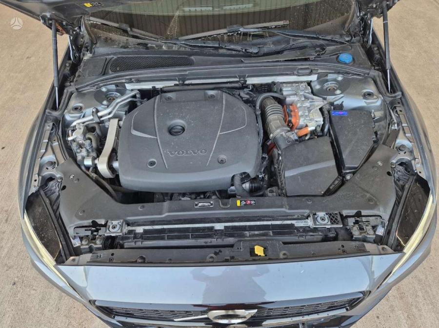 Grey Volvo S60 2021 in Klaipeda, with an engine capacity of 1.97 L and mileage of 66 thousand km for 14100 €, photo 11 on AUTOMOTO.COM.LV