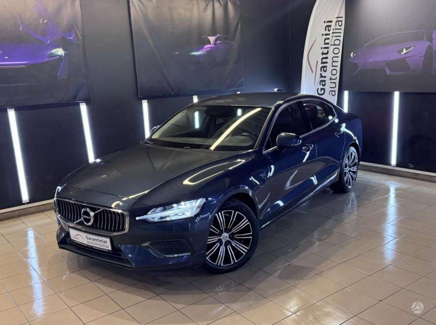 Grey Volvo S60 2021 in Vilnius, with an engine capacity of 2.00 L and mileage of 161 thousand km for 20950 €, photo 1 on AUTOMOTO.COM.LV