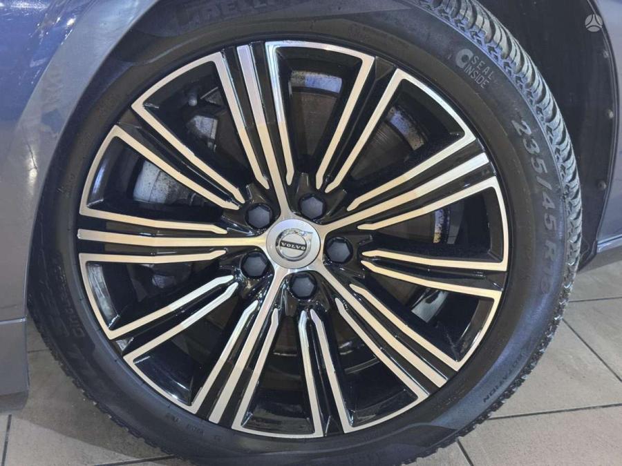 Grey Volvo S60 2021 in Vilnius, with an engine capacity of 2.00 L and mileage of 161 thousand km for 20950 €, photo 6 on AUTOMOTO.COM.LV