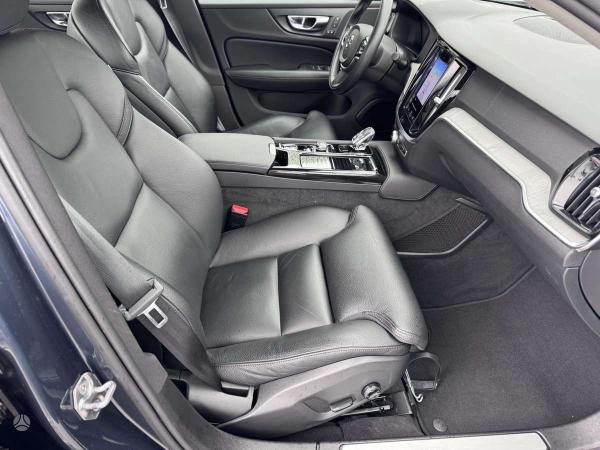 Volvo S60 2021 Viļņa vietnē Pelēks Volvo S60 2021 Viļņa, ar dzinēja tilpumu 2.00 L un nobraukumu 161 tūkst. km par 20950 €, foto 10 vietnē AUTOMOTO.COM.LV