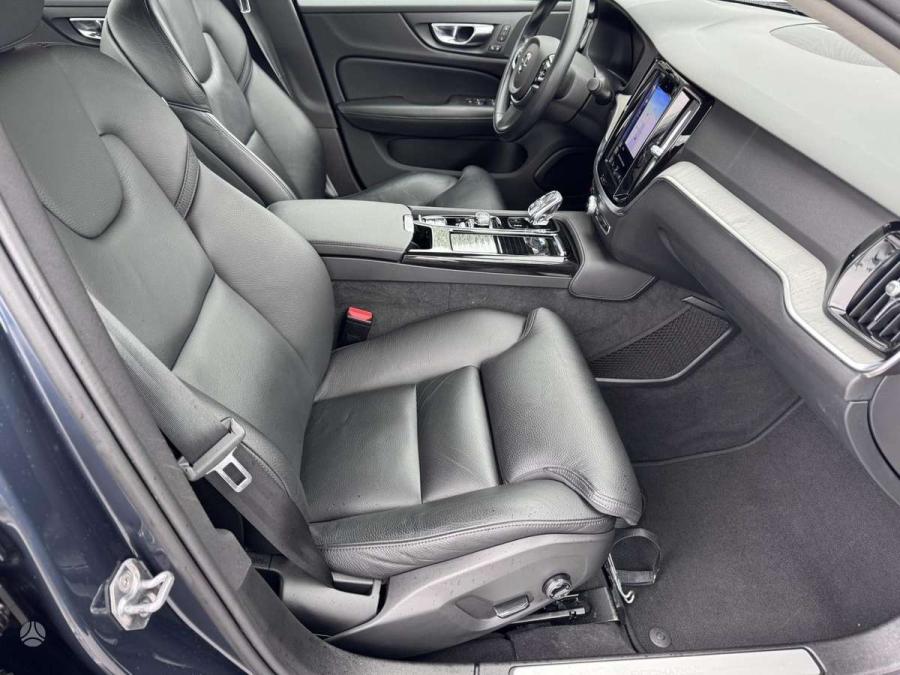 Grey Volvo S60 2021 in Vilnius, with an engine capacity of 2.00 L and mileage of 161 thousand km for 20950 €, photo 10 on AUTOMOTO.COM.LV