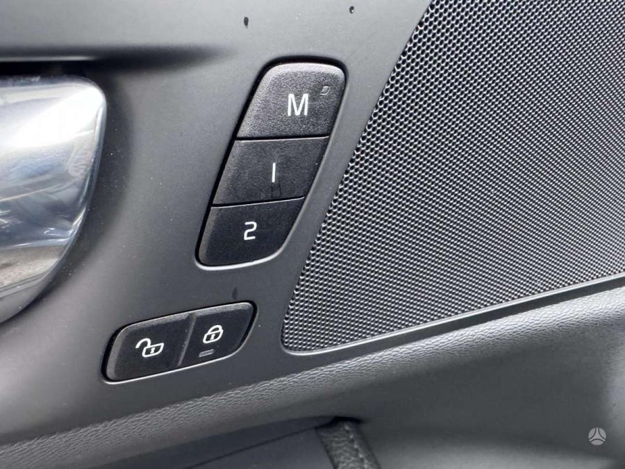 Grey Volvo S60 2021 in Vilnius, with an engine capacity of 2.00 L and mileage of 161 thousand km for 20950 €, photo 12 on AUTOMOTO.COM.LV