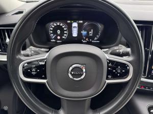Grey Volvo S60 2021 in Vilnius, with an engine capacity of 2.00 L and mileage of 161 thousand km for 20950 €, photo 16 on AUTOMOTO.COM.LV
