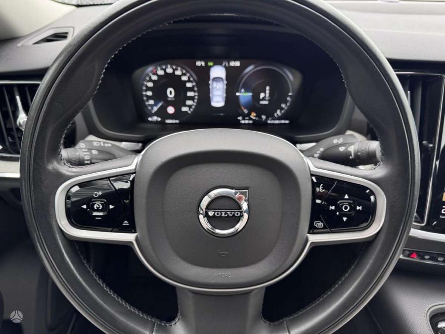 Grey Volvo S60 2021 in Vilnius, with an engine capacity of 2.00 L and mileage of 161 thousand km for 20950 €, photo 16 on AUTOMOTO.COM.LV