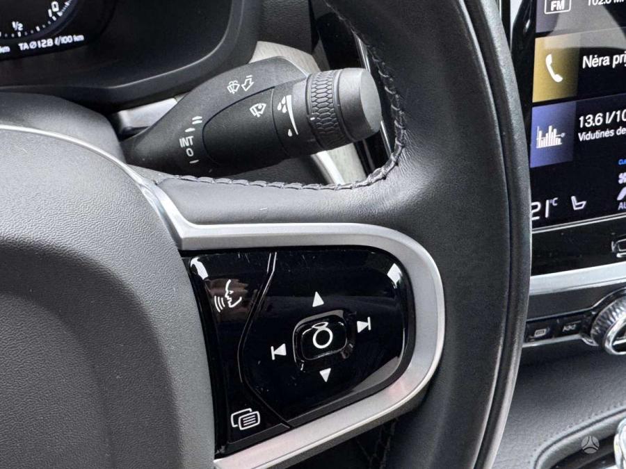 Grey Volvo S60 2021 in Vilnius, with an engine capacity of 2.00 L and mileage of 161 thousand km for 20950 €, photo 19 on AUTOMOTO.COM.LV
