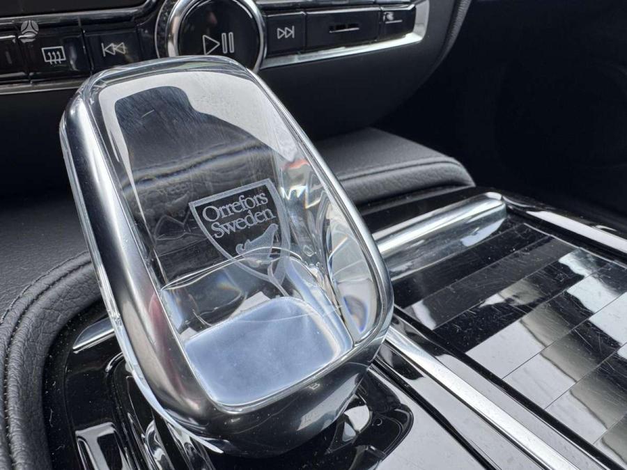 Grey Volvo S60 2021 in Vilnius, with an engine capacity of 2.00 L and mileage of 161 thousand km for 20950 €, photo 27 on AUTOMOTO.COM.LV