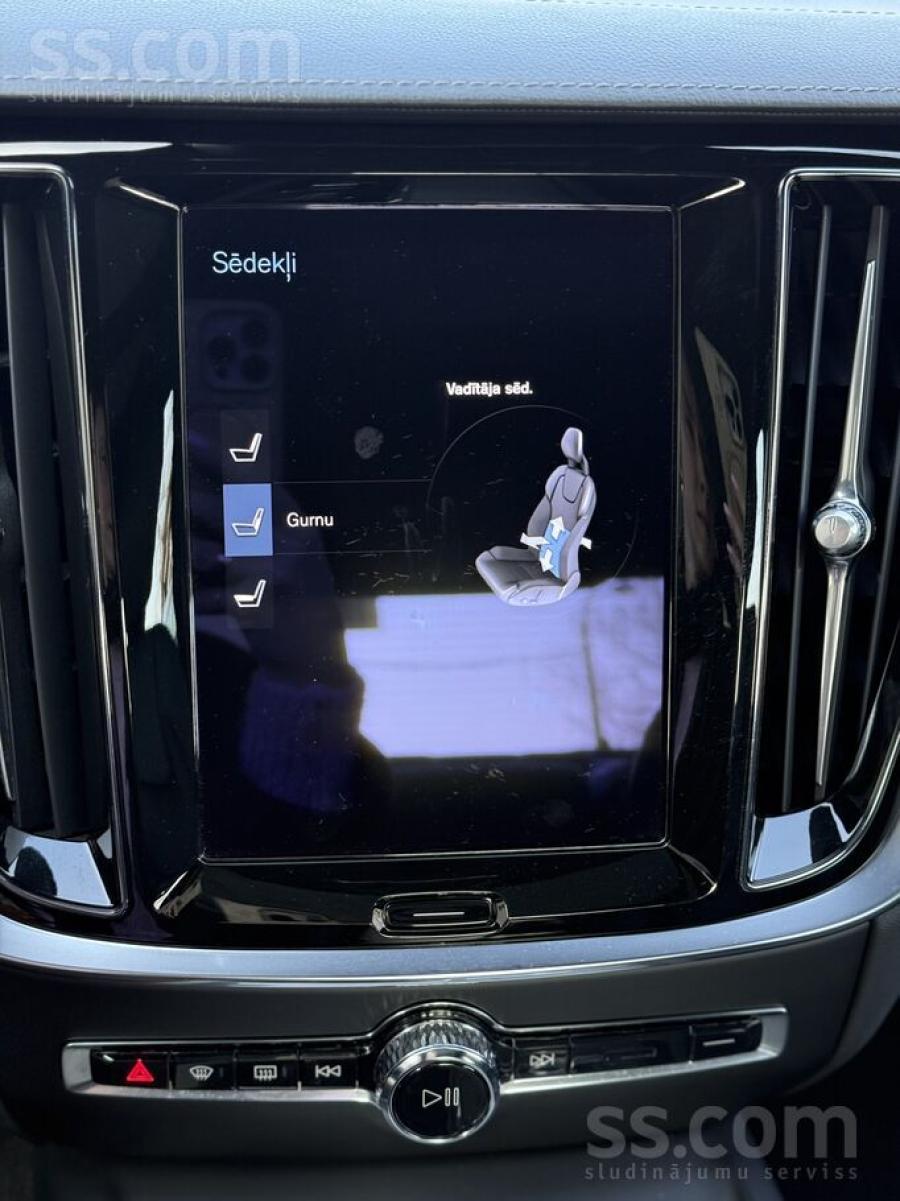 Pelēks Volvo S60 2022 Rīga, ar dzinēja tilpumu 2.00 L un nobraukumu 0 tūkst. km par 27500 €, foto 17 vietnē AUTOMOTO.COM.LV