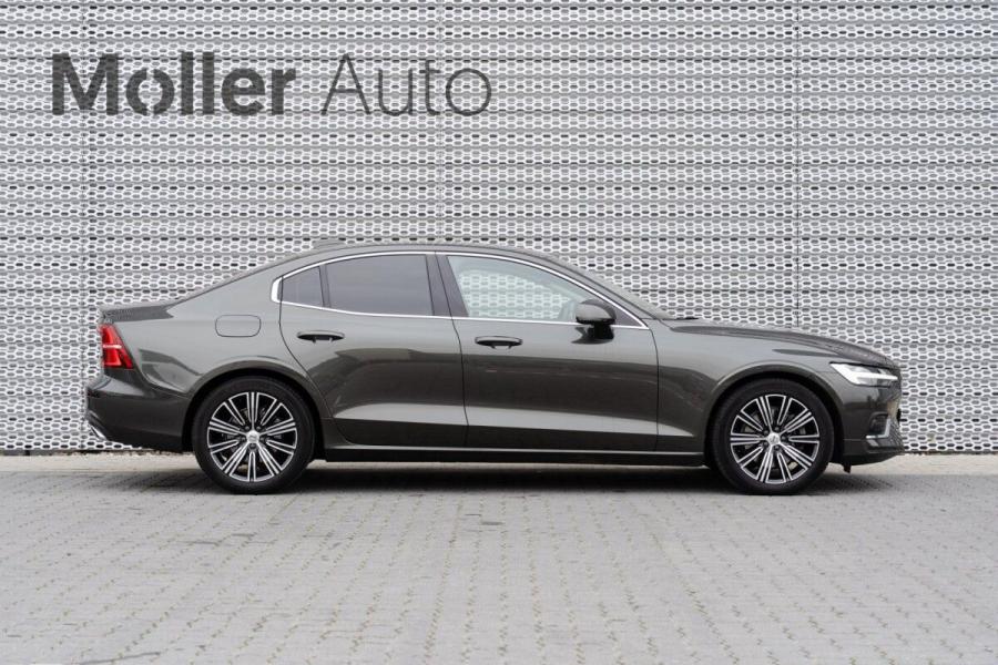 Pelēks Volvo S60 2022 Mārupe, ar dzinēja tilpumu 2.00 L un nobraukumu 60 tūkst. km par 26500 €, foto 6 vietnē AUTOMOTO.COM.LV