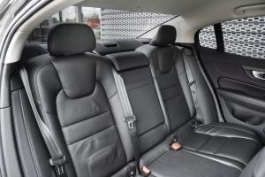 Pelēks Volvo S60 2022 Mārupe, ar dzinēja tilpumu 2.00 L un nobraukumu 60 tūkst. km par 26500 €, foto 20 vietnē AUTOMOTO.COM.LV