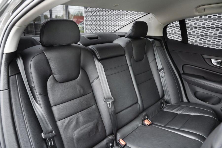 Pelēks Volvo S60 2022 Mārupe, ar dzinēja tilpumu 2.00 L un nobraukumu 60 tūkst. km par 26500 €, foto 20 vietnē AUTOMOTO.COM.LV