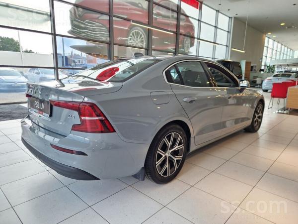 Grey Volvo S60 2024 in Riga, with an engine capacity of 2.00 L and mileage of 7 thousand km for 39900 €, photo 5 on AUTOMOTO.COM.LV