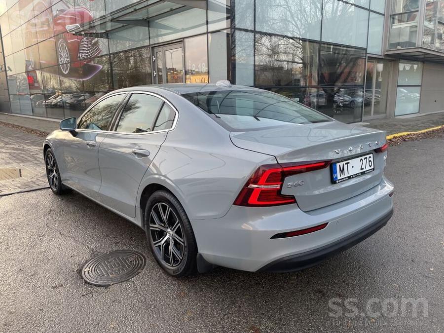 Grey Volvo S60 2024 in Riga, with an engine capacity of 2.00 L and mileage of 25 thousand km for 34900 €, photo 5 on AUTOMOTO.COM.LV