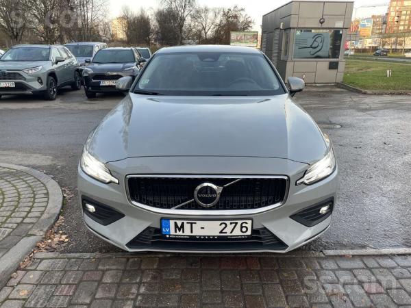 Grey Volvo S60 2024 in Riga, with an engine capacity of 2.00 L and mileage of 25 thousand km for 30500 €, photo 8 on AUTOMOTO.COM.LV