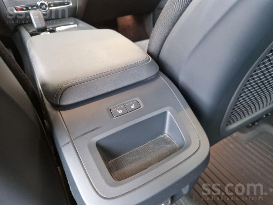 Grey Volvo S60 2024 in Riga, with an engine capacity of 2.00 L and mileage of 25 thousand km for 30500 €, photo 21 on AUTOMOTO.COM.LV