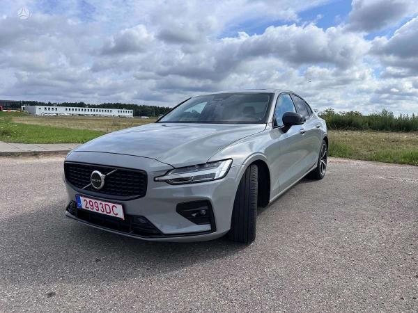 Pelēks Volvo S60 2024 Kauņa, ar dzinēja tilpumu 1.97 L un nobraukumu 35 tūkst. km par 26500 €, foto 4 vietnē AUTOMOTO.COM.LV