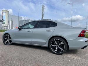 Pelēks Volvo S60 2024 Kauņa, ar dzinēja tilpumu 1.97 L un nobraukumu 35 tūkst. km par 26500 €, foto 7 vietnē AUTOMOTO.COM.LV