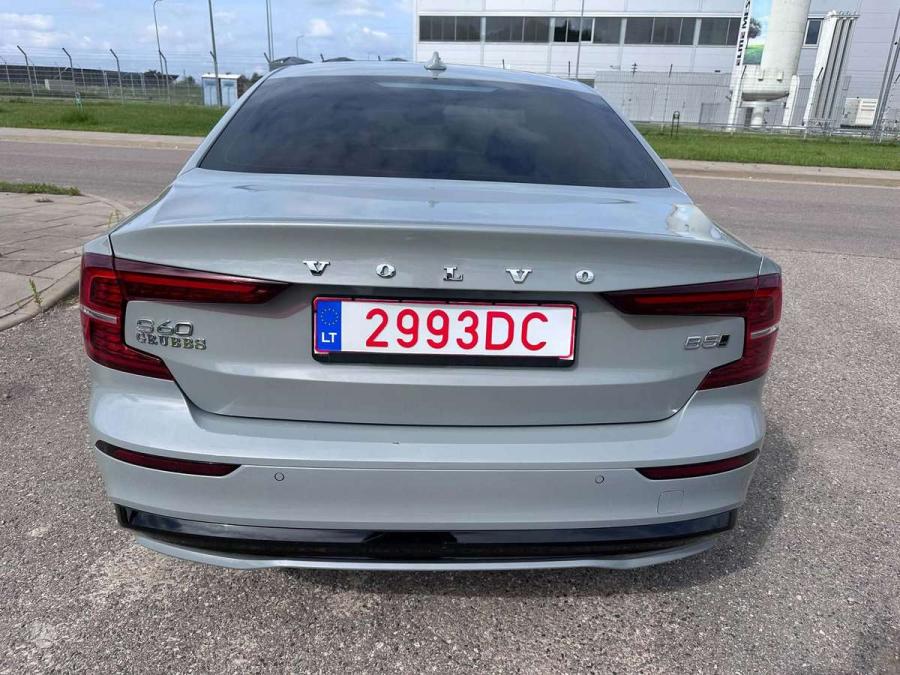 Pelēks Volvo S60 2024 Kauņa, ar dzinēja tilpumu 1.97 L un nobraukumu 35 tūkst. km par 26500 €, foto 9 vietnē AUTOMOTO.COM.LV