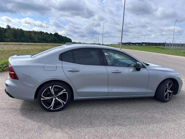 Pelēks Volvo S60 2024 Kauņa, ar dzinēja tilpumu 1.97 L un nobraukumu 35 tūkst. km par 26500 €, foto 11 vietnē AUTOMOTO.COM.LV