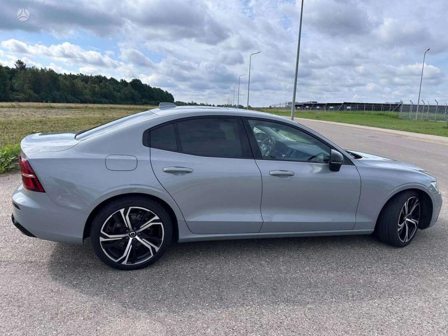 Pelēks Volvo S60 2024 Kauņa, ar dzinēja tilpumu 1.97 L un nobraukumu 35 tūkst. km par 26500 €, foto 11 vietnē AUTOMOTO.COM.LV
