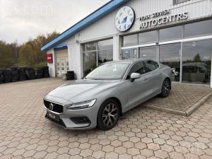 Pelēks Volvo S60 2024 Valmiera, ar dzinēja tilpumu 2.00 L un nobraukumu 21 tūkst. km par 29900 €, foto  vietnē AUTOMOTO.COM.LV