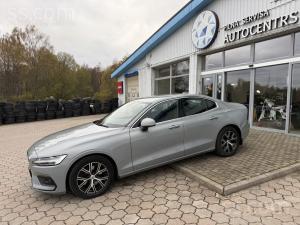 Pelēks Volvo S60 2024 Valmiera, ar dzinēja tilpumu 2.00 L un nobraukumu 21 tūkst. km par 29900 €, foto 5 vietnē AUTOMOTO.COM.LV
