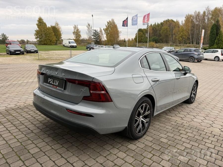 Pelēks Volvo S60 2024 Valmiera, ar dzinēja tilpumu 2.00 L un nobraukumu 21 tūkst. km par 29900 €, foto 7 vietnē AUTOMOTO.COM.LV