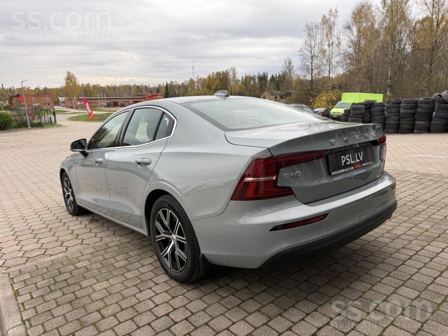 Pelēks Volvo S60 2024 Valmiera, ar dzinēja tilpumu 2.00 L un nobraukumu 21 tūkst. km par 29900 €, foto 8 vietnē AUTOMOTO.COM.LV