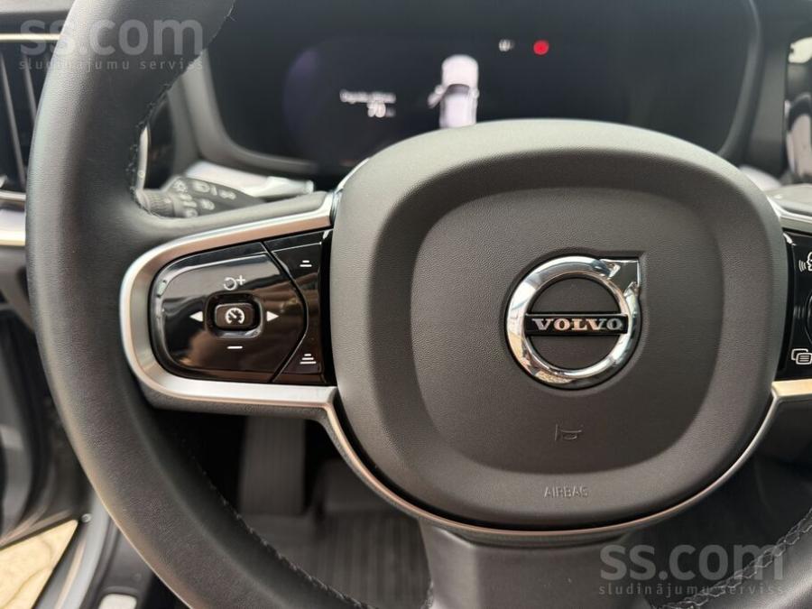 Pelēks Volvo S60 2024 Valmiera, ar dzinēja tilpumu 2.00 L un nobraukumu 21 tūkst. km par 29900 €, foto 14 vietnē AUTOMOTO.COM.LV