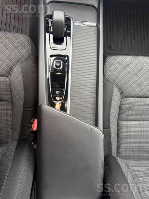 Pelēks Volvo S60 2024 Valmiera, ar dzinēja tilpumu 2.00 L un nobraukumu 21 tūkst. km par 29900 €, foto 16 vietnē AUTOMOTO.COM.LV