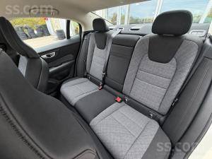Pelēks Volvo S60 2024 Valmiera, ar dzinēja tilpumu 2.00 L un nobraukumu 21 tūkst. km par 29900 €, foto 19 vietnē AUTOMOTO.COM.LV
