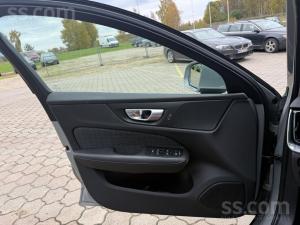 Pelēks Volvo S60 2024 Valmiera, ar dzinēja tilpumu 2.00 L un nobraukumu 21 tūkst. km par 29900 €, foto 21 vietnē AUTOMOTO.COM.LV
