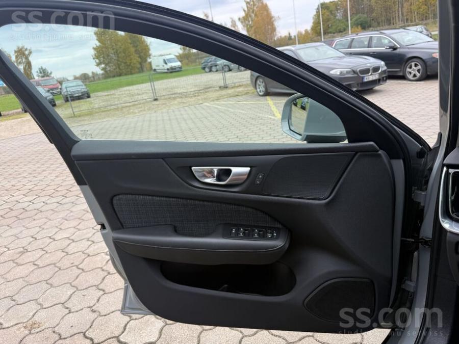 Pelēks Volvo S60 2024 Valmiera, ar dzinēja tilpumu 2.00 L un nobraukumu 21 tūkst. km par 29900 €, foto 21 vietnē AUTOMOTO.COM.LV