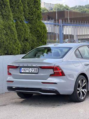 Grey Volvo S60 2025 in Vilnius, with an engine capacity of 1.97 L and mileage of 22 thousand km for 30000 €, photo 7 on AUTOMOTO.COM.LV