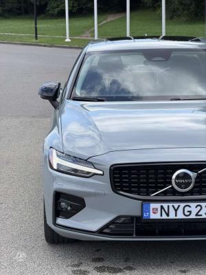 Grey Volvo S60 2025 in Vilnius, with an engine capacity of 1.97 L and mileage of 22 thousand km for 30000 €, photo 12 on AUTOMOTO.COM.LV