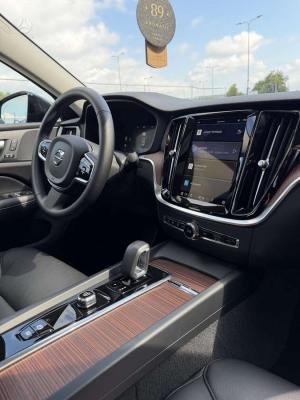 Grey Volvo S60 2025 in Vilnius, with an engine capacity of 1.97 L and mileage of 22 thousand km for 30000 €, photo 13 on AUTOMOTO.COM.LV