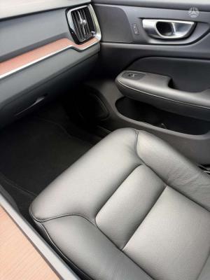 Grey Volvo S60 2025 in Vilnius, with an engine capacity of 1.97 L and mileage of 22 thousand km for 30000 €, photo 24 on AUTOMOTO.COM.LV