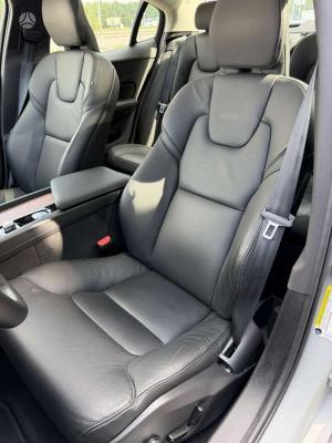 Grey Volvo S60 2025 in Vilnius, with an engine capacity of 1.97 L and mileage of 22 thousand km for 30000 €, photo 27 on AUTOMOTO.COM.LV