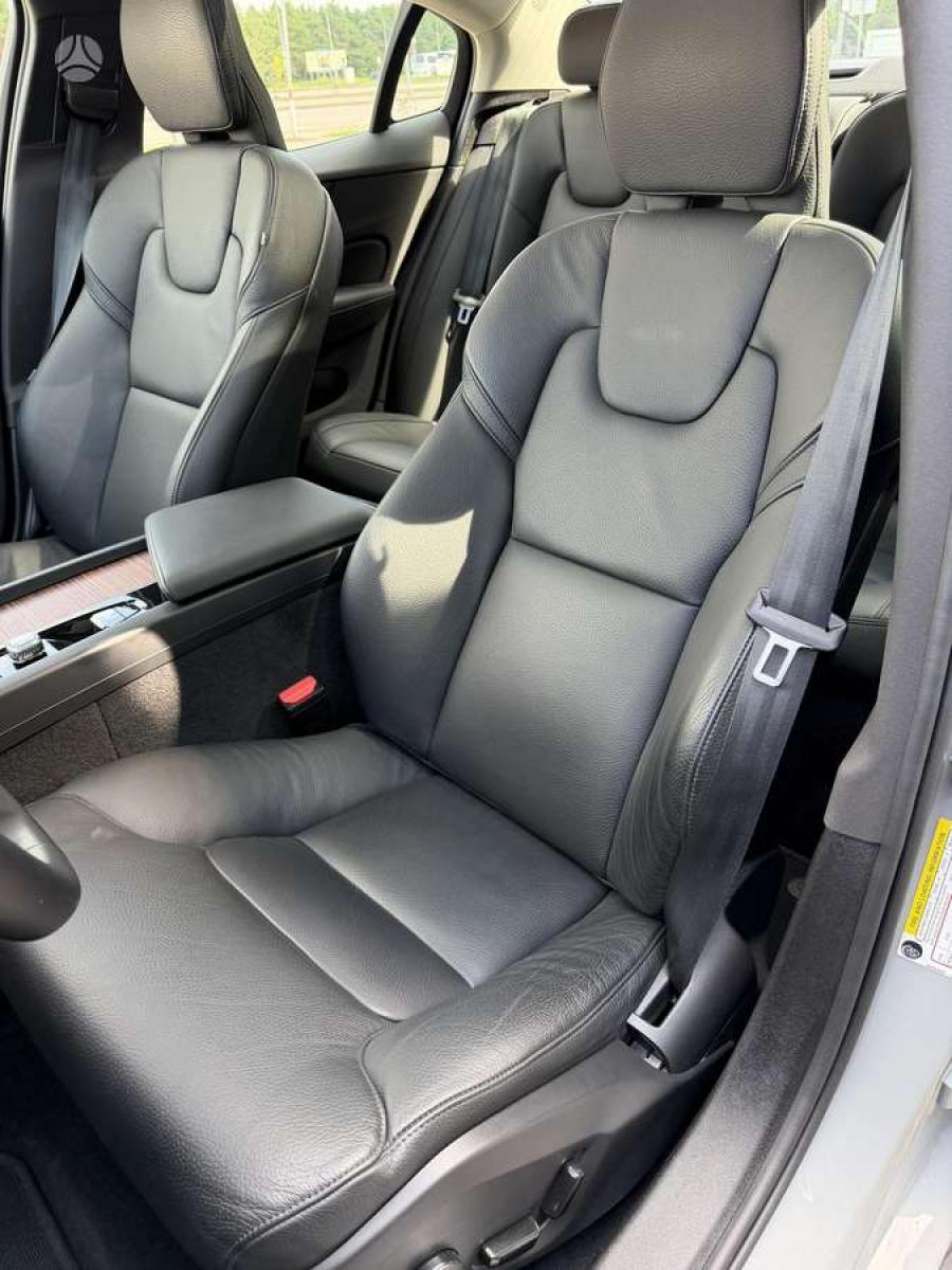 Grey Volvo S60 2025 in Vilnius, with an engine capacity of 1.97 L and mileage of 22 thousand km for 30000 €, photo 27 on AUTOMOTO.COM.LV