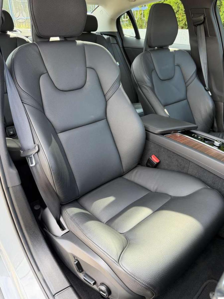 Grey Volvo S60 2025 in Vilnius, with an engine capacity of 1.97 L and mileage of 22 thousand km for 30000 €, photo 28 on AUTOMOTO.COM.LV