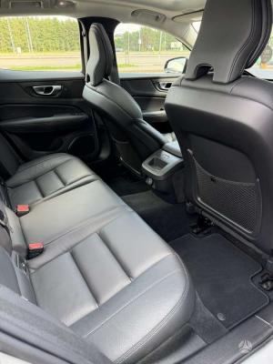 Grey Volvo S60 2025 in Vilnius, with an engine capacity of 1.97 L and mileage of 22 thousand km for 30000 €, photo 29 on AUTOMOTO.COM.LV