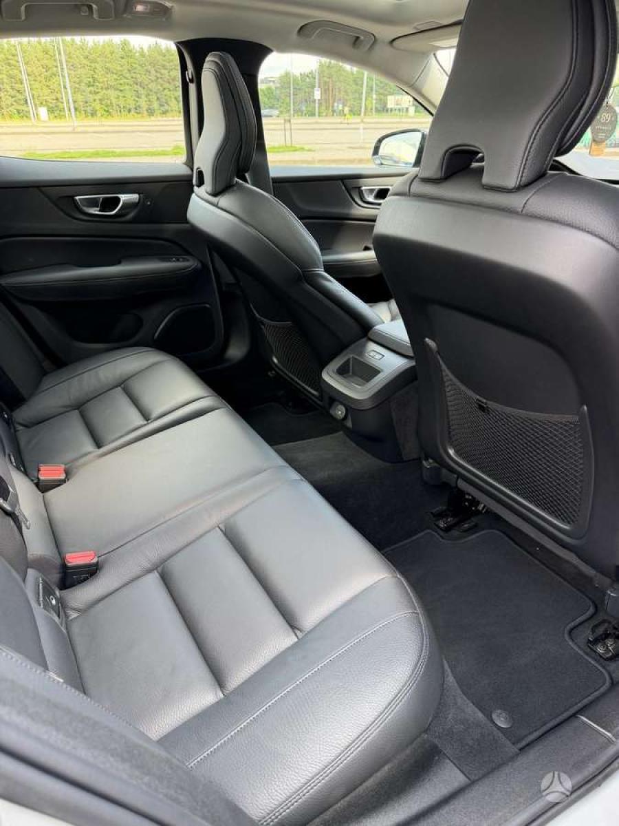 Grey Volvo S60 2025 in Vilnius, with an engine capacity of 1.97 L and mileage of 22 thousand km for 30000 €, photo 29 on AUTOMOTO.COM.LV
