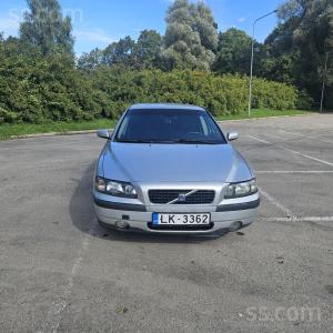 Pelēks Volvo S60 2003 Jēkabpils, ar dzinēja tilpumu 2.40 L un nobraukumu 425 tūkst. km par 1500 €, foto  vietnē AUTOMOTO.COM.LV