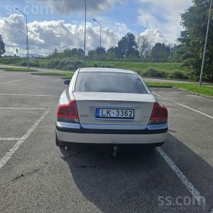 Серый Вольво С60 2003 в Екабпилс, объемом двигателя 2.40 л и пробегом 425 тыс. км за 1500 €, фото 5 на AUTOMOTO.COM.LV