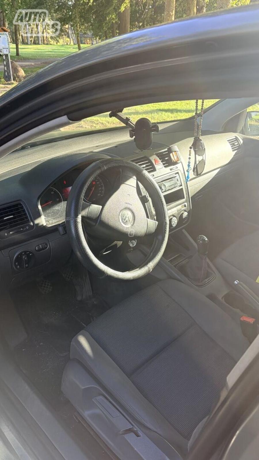 Volvo S60 2001 in Siauliai, with an engine capacity of 2.40 L and mileage of 350 thousand km for 1200 €, photo 6 on AUTOMOTO.COM.LV