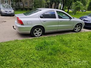 Volvo S60 2006 in Riga, with an engine capacity of 2.40 L and mileage of 0 thousand km for 5250 €, photo 3 on AUTOMOTO.COM.LV