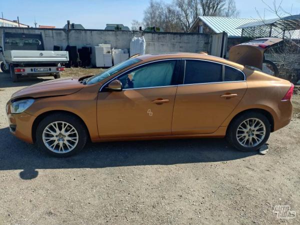 Volvo S60 2011 in Radviliskis, with an engine capacity of 2.50 L and mileage of 184 thousand km for 2800 €, photo 2 on AUTOMOTO.COM.LV