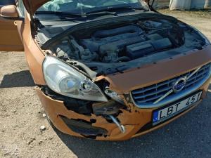 Volvo S60 2011 in Radviliskis, with an engine capacity of 2.50 L and mileage of 184 thousand km for 2800 €, photo 9 on AUTOMOTO.COM.LV