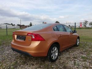 Orange Volvo S60 2010 in Saldus, with an engine capacity of 2.00 L and mileage of 299 thousand km for 6400 €, photo 3 on AUTOMOTO.COM.LV