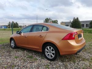 Orange Volvo S60 2010 in Saldus, with an engine capacity of 2.00 L and mileage of 299 thousand km for 6400 €, photo 4 on AUTOMOTO.COM.LV